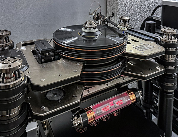 Göbel’s Divin Comtesse Loudspeakers and Sovereign Subs with Wadax ...