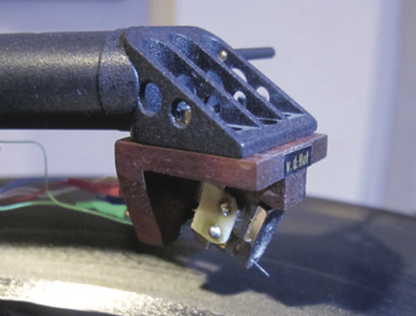 Analog Corner #250: Ikeda 9mono, van den Hul Crimson XGW cartridges ...