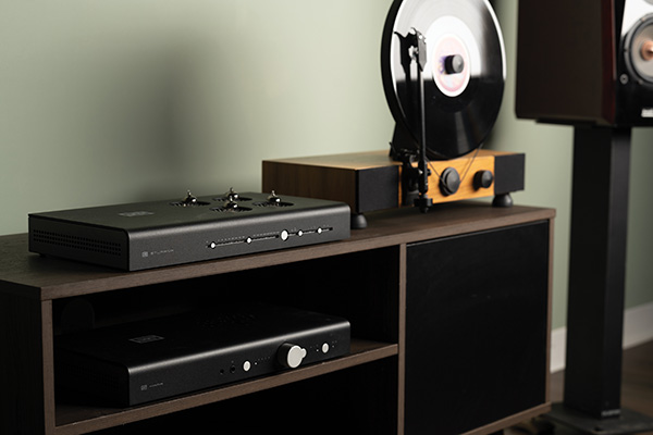 Gramophone Dreams #99: Schiit Audio Stjarna phono preamplifier ...