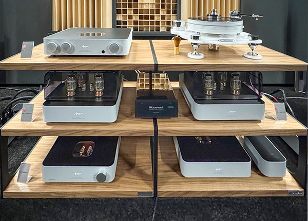 Heads Up: Fezz Electronics + Pylon Loudspeakers = Fine Sound in Warsaw ...