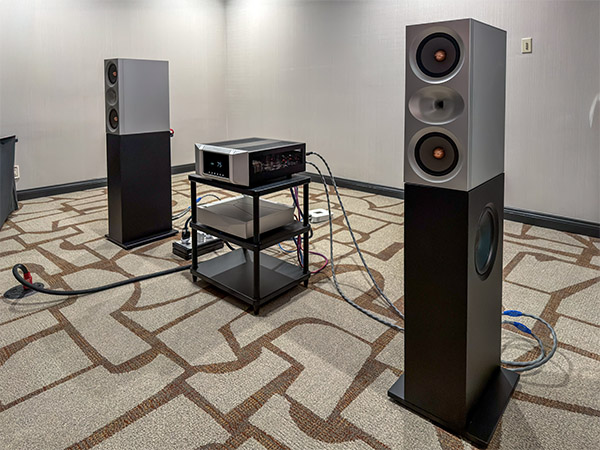High End by Oz and United Home Audio showcase Thrax, Viva, and Stenheim ...