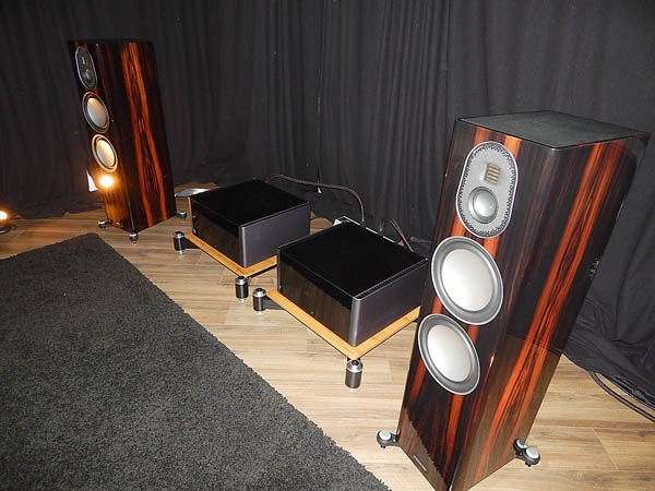 Roksan Record Player, Rotel Electronics, Monitor Audio Speakers ...